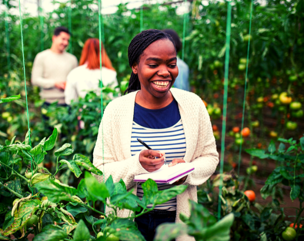 She Shapes Biodiversity: A Photo Contest to Recognize Women’s ...